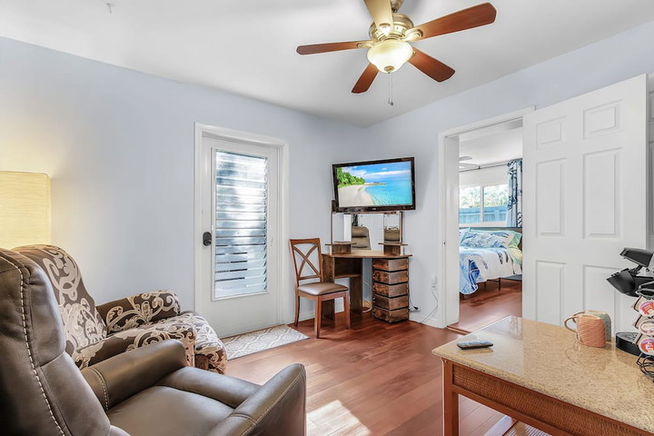 Private Entry 1-bedroom Suite With Heated Pool & Hot Tub, In Lovely Fort Myers - Fort Myers, FL