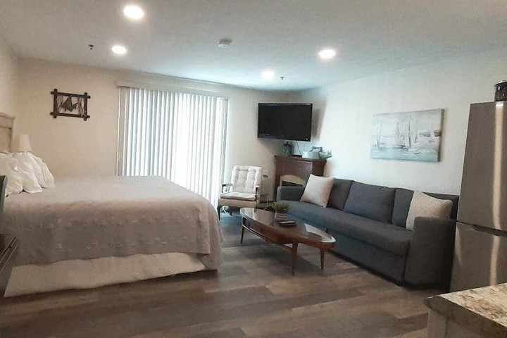 Steps From Wells Beach, Bellevue By The Sea Is Perfect For Your Maine Vacation - Wells, ME