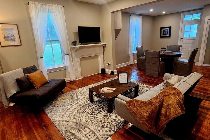 Charming Historic Victorian 4 Bedroom Guesthouse In Rohrersville With Wifi, Ac - Shepherdstown, WV
