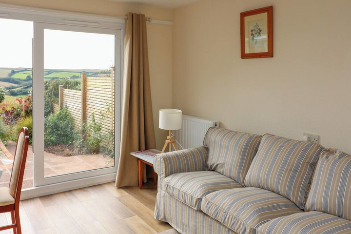 Awalek, Cumber Close, Pet Friendly, With A Garden In Malborough - Kingsbridge