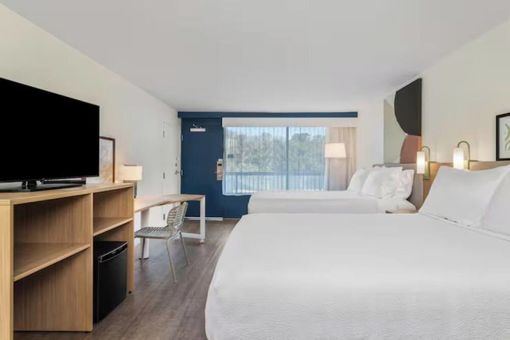 Modern Room W/ Complimentary Breakfast & Pool Access - Hilton Head Island, SC