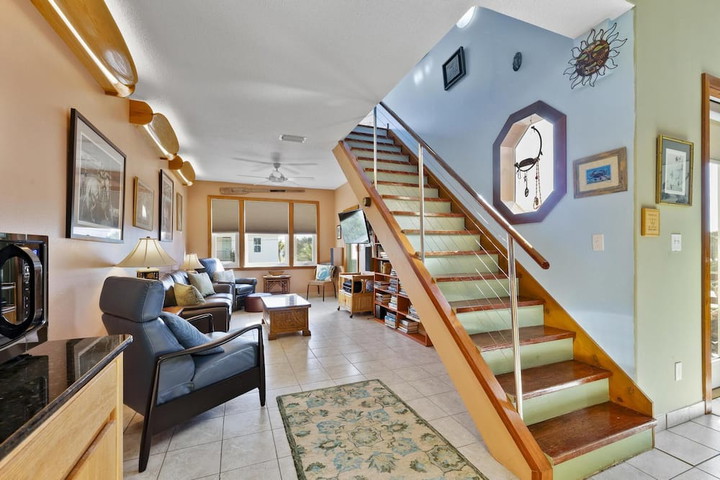 2 Br Gulf View Home | Pet Friendly | Steps To The Beach | Fenced Yard - Gulf Breeze, FL