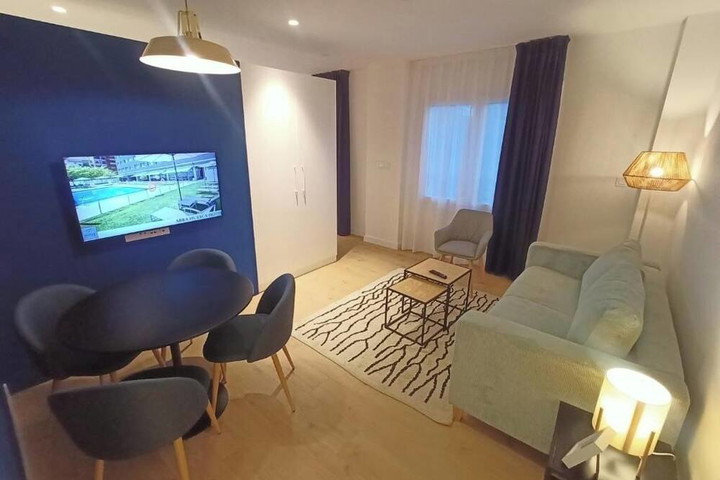 Ocean Breeze Gros Two Apartment Near San Sebastiáns Surfing Beach - Astigarraga