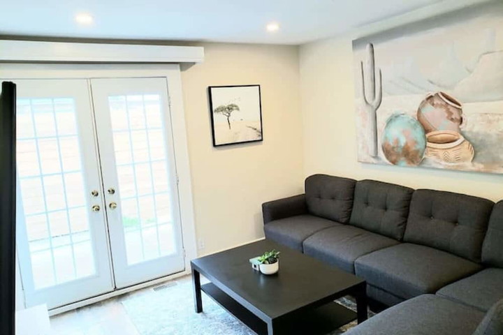 Comme à La Maison ! Maison Entière : Grande Maison De 2 éTages Avec 5 Chambres, Parking Gratuit - Burlington
