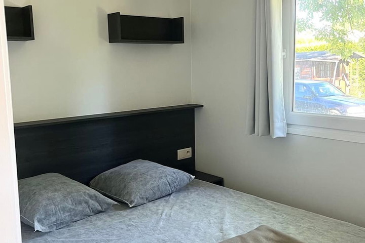 Mobil Home Confortable Avec Terrasse Pour 6 Pers. - Val-d'Oise