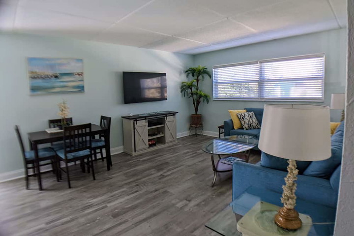 Beautiful Beach Side Condo, 1 Short Block To The Beach! - Cape Canaveral, FL
