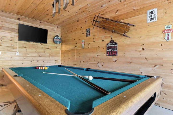 Log Cabin By The Lake|hot Tub, Fire Pit, Games - Blue Ridge, GA