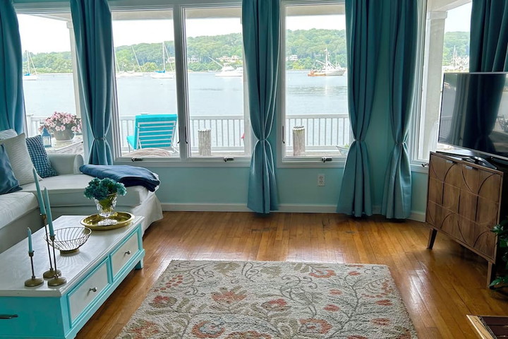 Waterfront Studio Beach Cottage Wow Sunsets Walk To Village Shops Winery Brewery - Huntington, NY