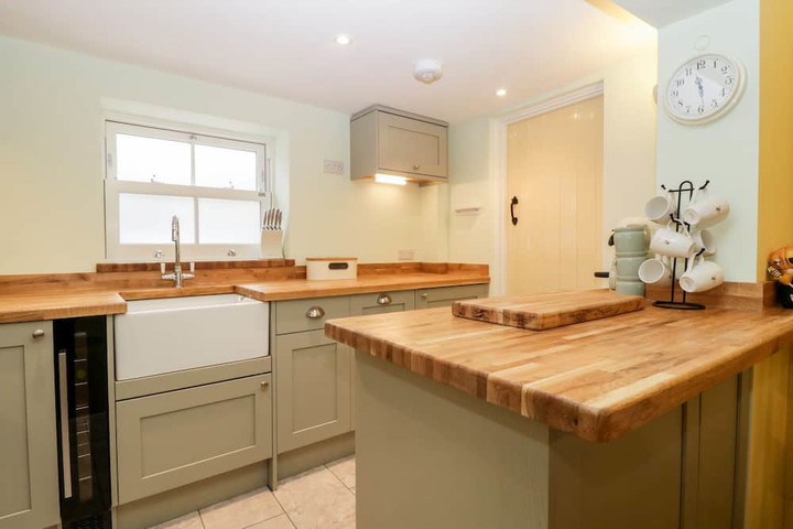 Granary Cottage, Family Friendly, With Open Fire In Warminster - Frome