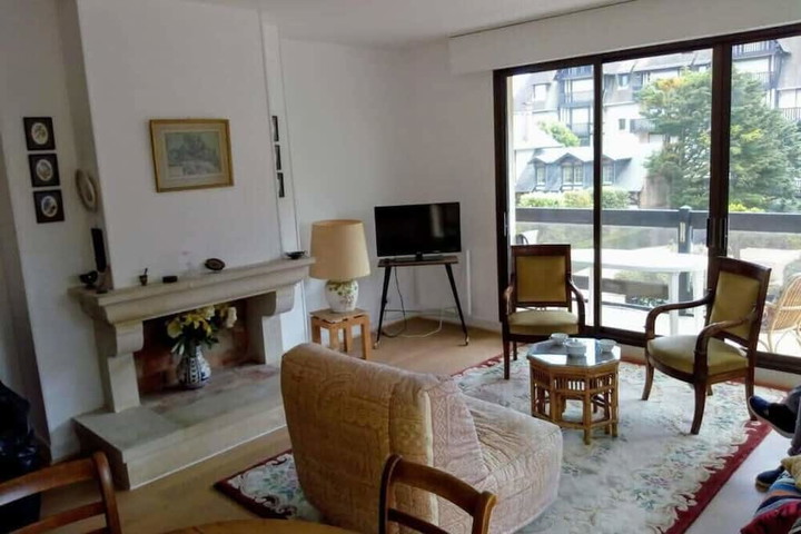 Spacious Apartment In Front Of The Sea - Deauville