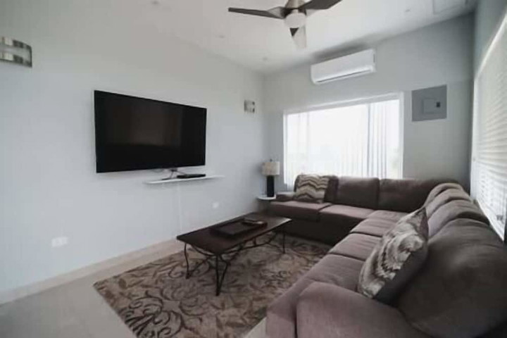 Superbe Penthouse, Bel Appartement Penthouse Dans La Garden City - Belmopan
