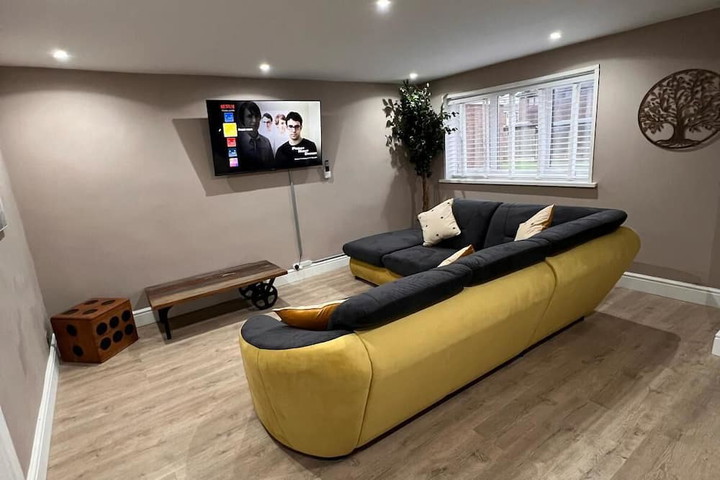 Premier Inn Mattress Skysports & Netflix Sleeps 6 - Rochdale