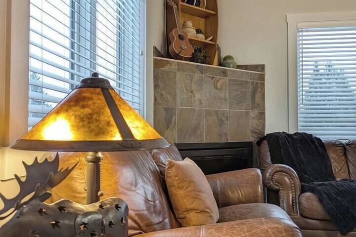 Family Friendly Mountain View Penthouse W/sauna - Radium Hot Springs