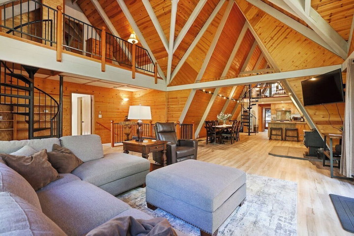 Bear Hugs A-frame Cabin With Games, Ac & Bbq Grill - Shaver Lake, CA
