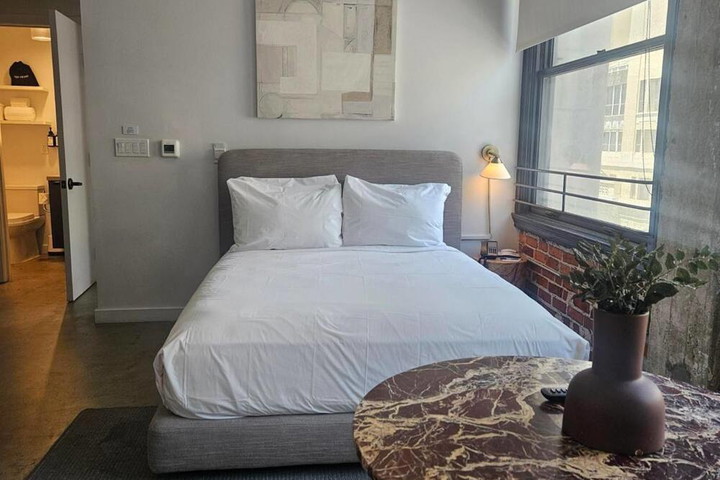 Winfield Lofts | 2br Suite | Pet-friendly Stay | Downtown La - South Gate, CA