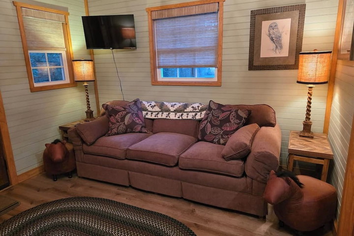 Private Romantic Tiny Home King Bed Jamestown - Jamestown, TN
