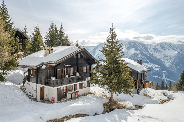 A Vacation In The Aletsch Arena, At The Foot Of The Aletsch Glacier, Within The Unesco World Heritage Site - Bettmeralp