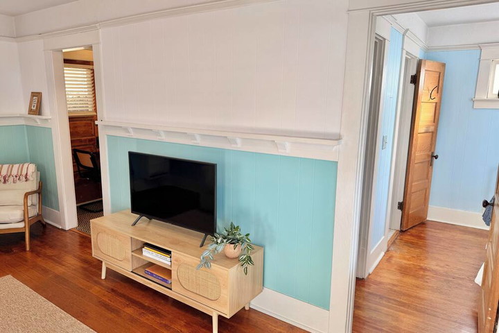 Coastal Beach Cottage 5-minute Walk To The Beach, Coffee Shops, And Dining - Los Angeles