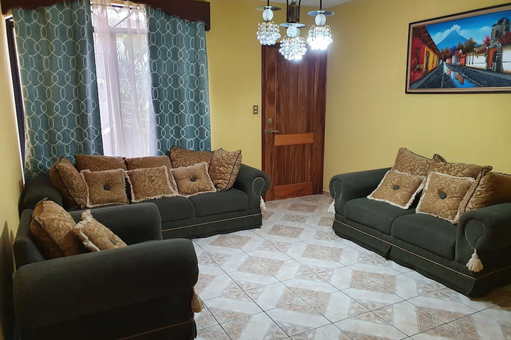 Casa Hermosa A 20 Minutos Del Aeropuerto Y A 5 Minutos Del Parque Mundo Petapa - Guatemala City
