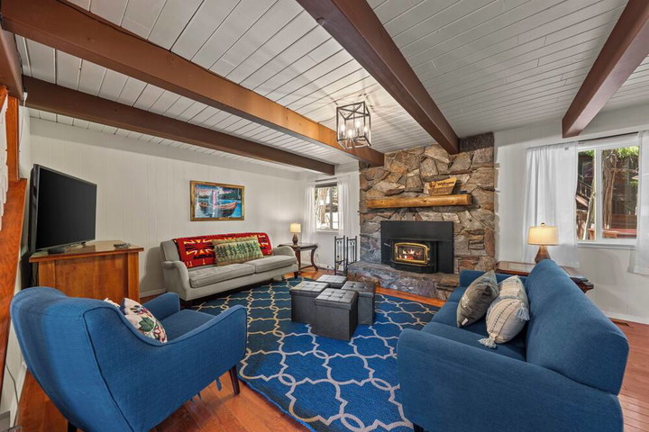 Mountain Cabin Retreat Fenced Yard Game Room Easy Parking - Lake Gregory Regional Park, CA