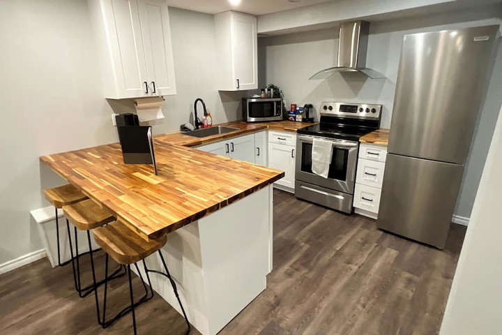 Cozy Basement Apartment (700 Sq Ft) With Full Kitchen - Caledon
