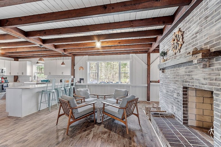 Kennebunkport Summer Rental Walk To Dock Square! Pet Friendly! - Kennebunkport, ME