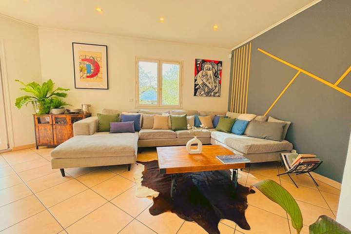 Villa In Chens Sur Leman - Yvoire