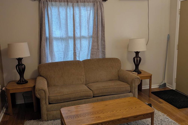 Charming Updated 1-bedroom Apartment In Brilliant Midland With Ac - Midland, MI
