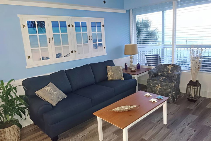 Direct Oceanfront Unit-separate Large Bedroom - Daytona Beach, FL