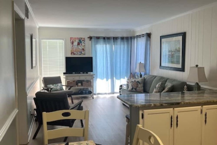 Wonderful Ocean View Condo And Steps Away From The Beach - Morehead City, NC