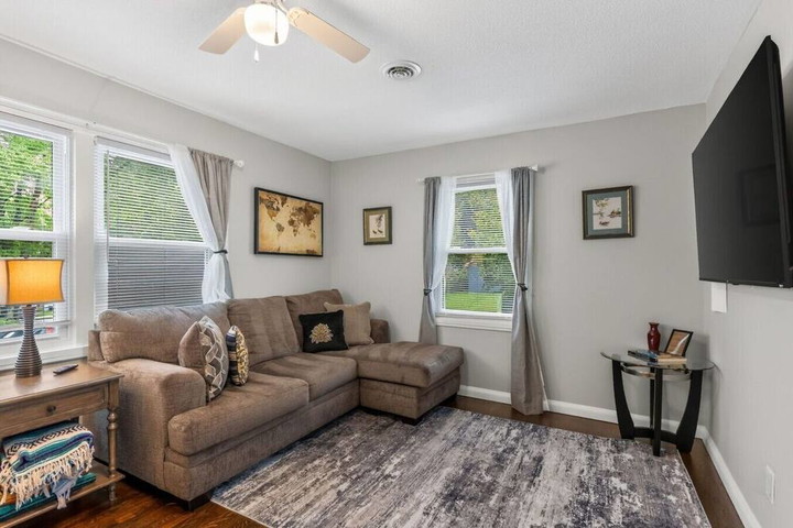 3 Bdrm, 7 Minutes From Downtown - North Kansas City, MO