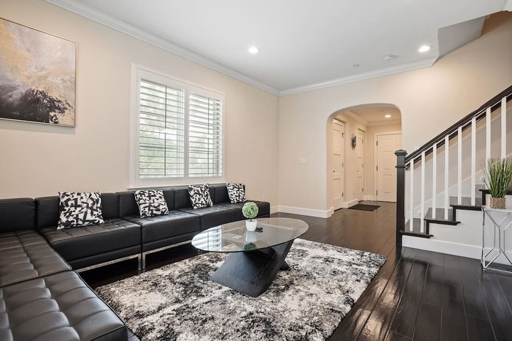 King Suite With Balcony View Work Space Garage - Fremont, CA