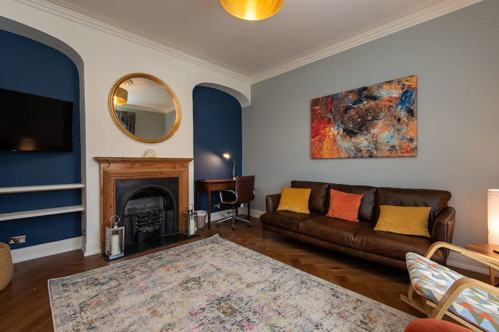 Toast Lettings | Crossgate, 2 Bedroom Durham City Cottage With Castle Views - Durham