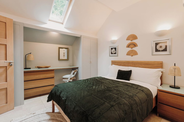 Garden Lodge By The Sea · Private Courtyard · 2 Ensuite Bedrooms - Isle of Wight