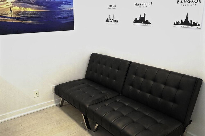 Central Toronto 3br Suite W/parking, Pool, Gym - Mississauga