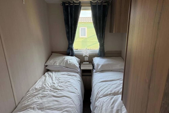 Billing Aquadrome 2-bed Caravan, Sleeps 6, Parking - Northampton, UK