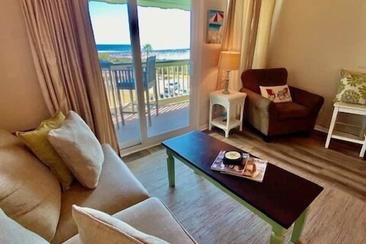 3rd Floor Oceanfront Condo!! Breathtaking Ocean Views, Community Pool & Pier! - Mount Pleasant, SC