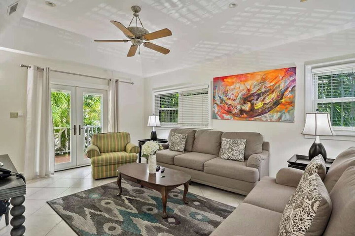 Fully Equipped 3 Br Villa W/ Easy Beach Access - Nassau