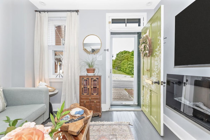 Garden Retreat On Carroll Creek + Free Parking - Frederick, MD