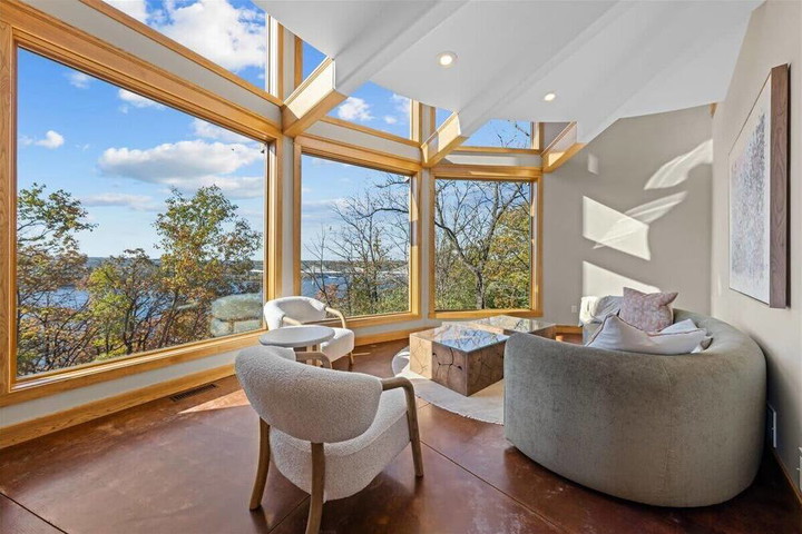 Waterfront Retreat Private Beach Dock Views - Stillwater, MN
