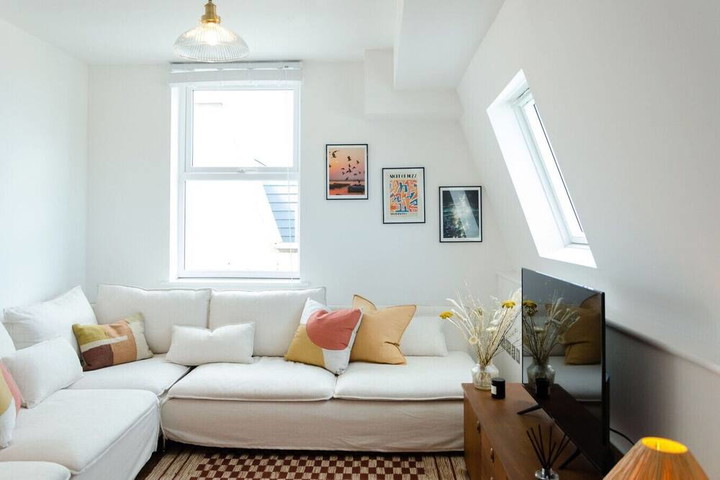 Stylish Seaside Escape With Stunning Views Moments From The Beach - Broadstairs