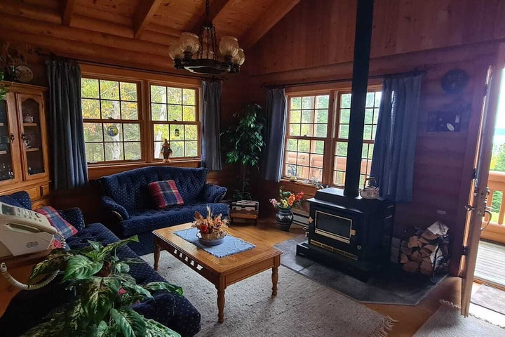 Cozy Log Cabin With Fantastic Views And 2 Bathrooms - Cape Breton Island