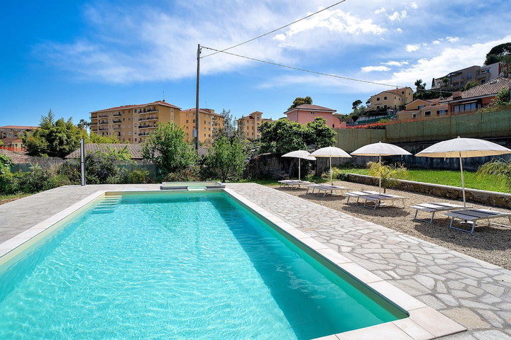 Casa De Vacaciones 'Il Gattino Di Porto Appartamento 5' Con Piscina Compartida - Imperia