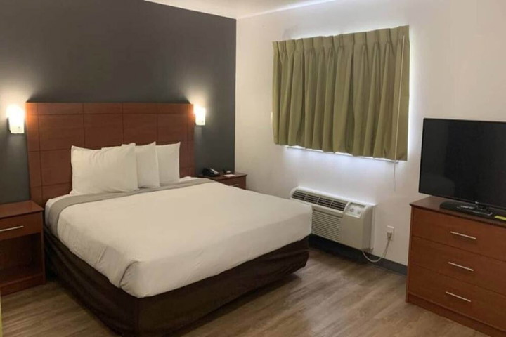 1 King Bed|non-smoking,sofa-bed - Chesapeake Bay