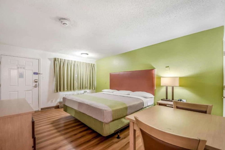 Sunny Full Bed Room,kitchen,wifi - Corpus Christi, TX