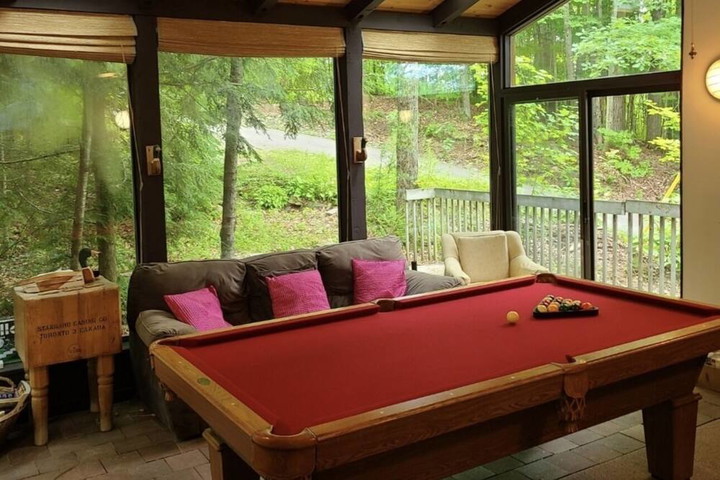 5 Beds Waterfront. Billiard, Kayaks, Pedal Boats, Fishing, Swimming, Sauna. - Bracebridge