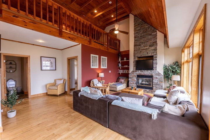 Gorgeous Chalet - Incredible Views - Hot Tub - Fire Pit - Snowshoe, WV