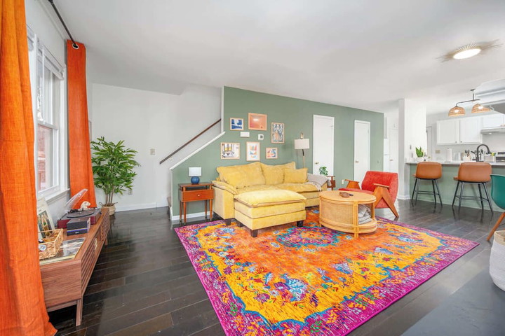 Stylish Townhouse Near Downtown Cary - Cary, NC