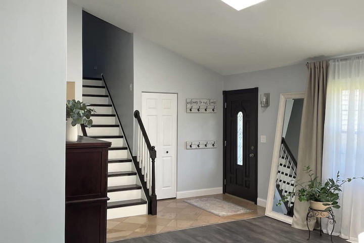 President's Cup Get-away Home! Enjoy A Nice Home With A Beautiful Backyard! - Schaumburg, IL