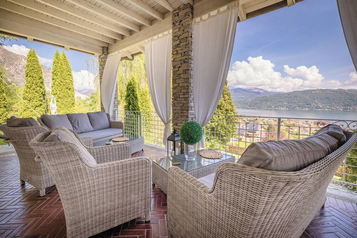 Villa Alvino, Large Family Villa By The Lake - Stresa